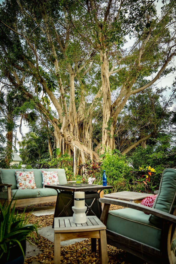 Walk To Beach/private Oasis With Lush Garden. - Venice, FL