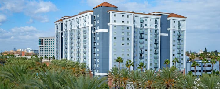 Great Place For A Family To Relax After Disneyland - Anaheim