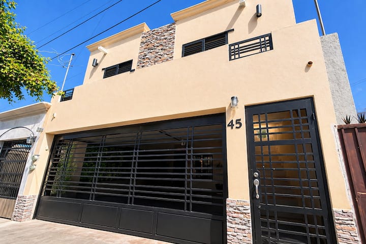 Casa Aura / Cerca Centro De Gobierno/ Catedral - Hermosillo
