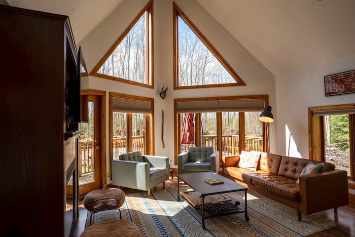 Fadak Noor Retreat - A Chalet In The Trees - Owen Sound