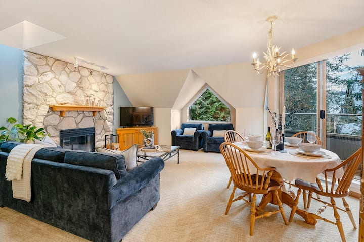 31 Gleneagle Cozy Townhome | 2 Bedroom 2 Bathroom - Whistler