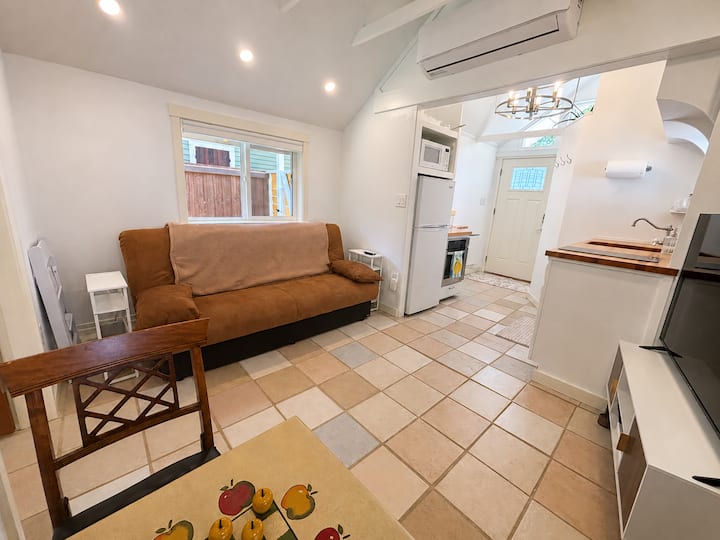 Persimmon Cottage - 블루밍턴