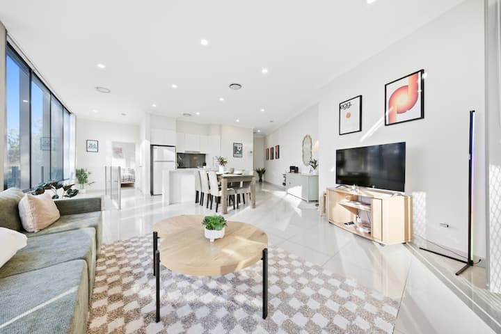 Best Value Stay Eastwood | 4-8 Guests | Parking - Lane Cove National Park