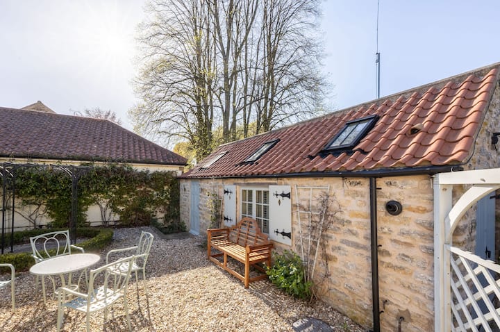 Wisteria Cottage & Barn - Sleeping 10 - Helmsley