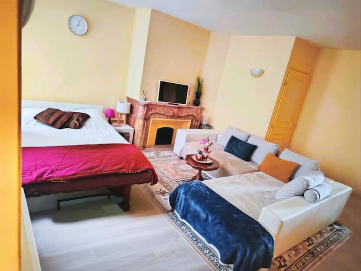 Spacieux Studio 39m² Hyper-centre Calme & Confort - Pontarlier