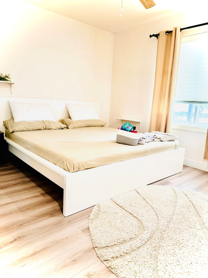 Stylish 3br Retreat | Prime Location - Vancouver