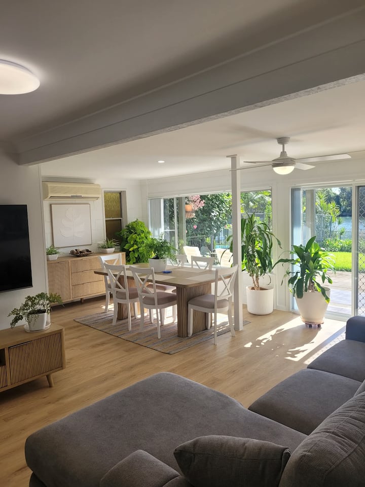Creek-side Retreat - Morisset