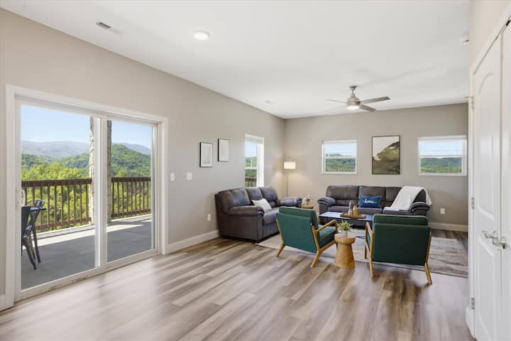 Serenity Ridge Clubhouse Unit 6- Big Groups/pool - Pigeon Forge, TN