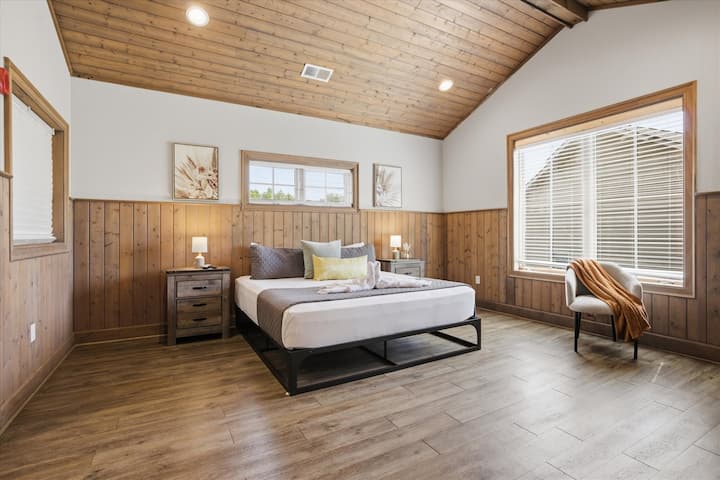 Serenity Ridge Unit 721 - Groups/pool Access/patio - Pigeon Forge, TN