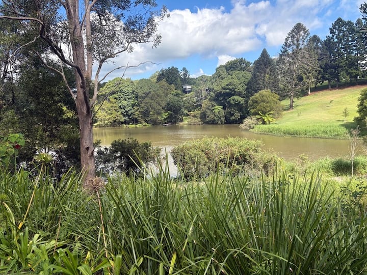 Secluded Maleny Lakeview Escape | Fireplace & View - Maleny