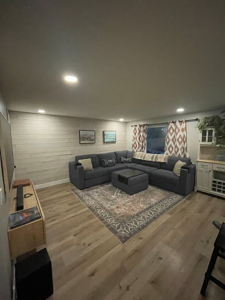 Large House With Fenced In Yard Close To Downtown - Grand Junction, CO