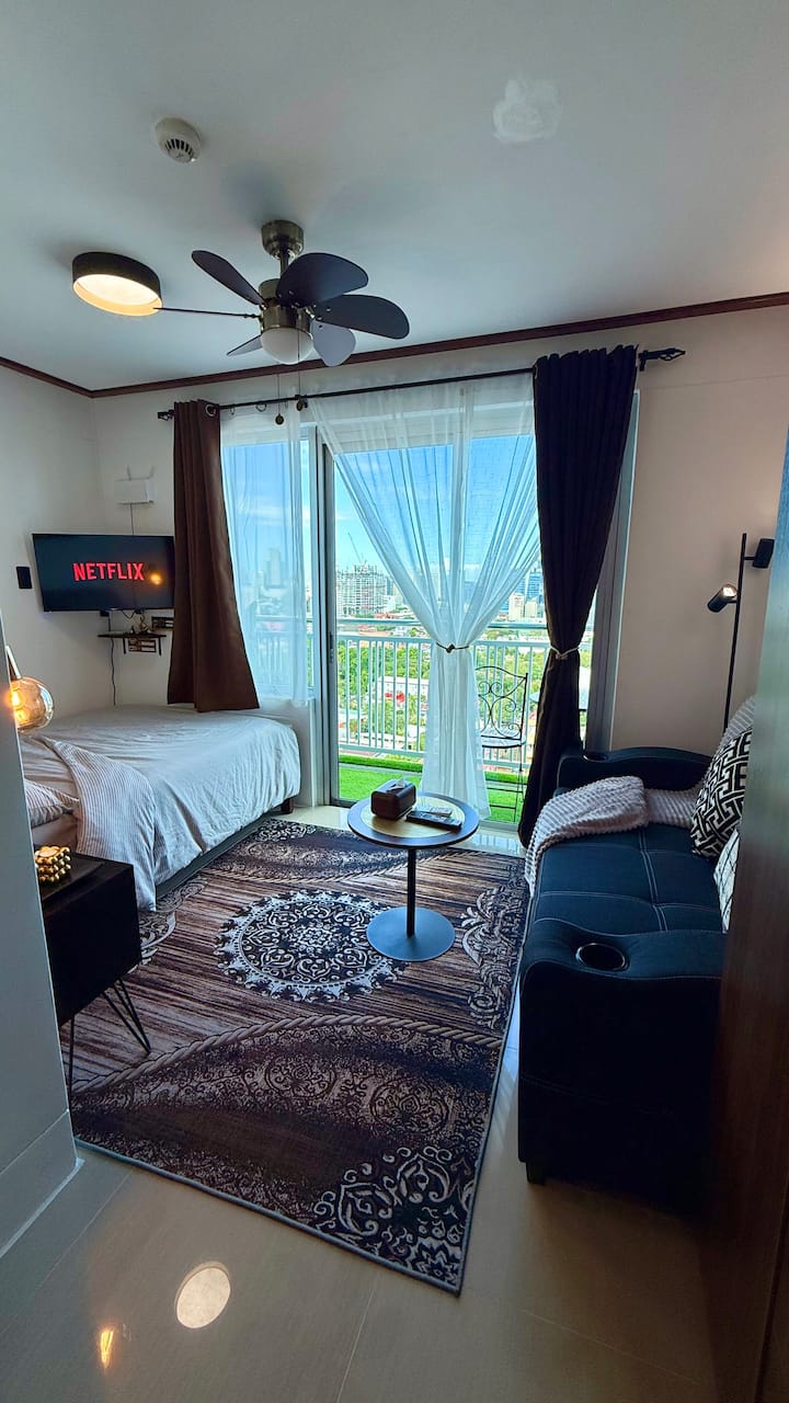 Ck8 Cozy Studio | Balcony W/ Mountain & City Views - Cebú