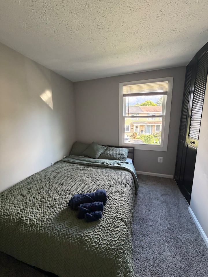 Cozy Private Room Near Downtown Frederick - Frederick, MD