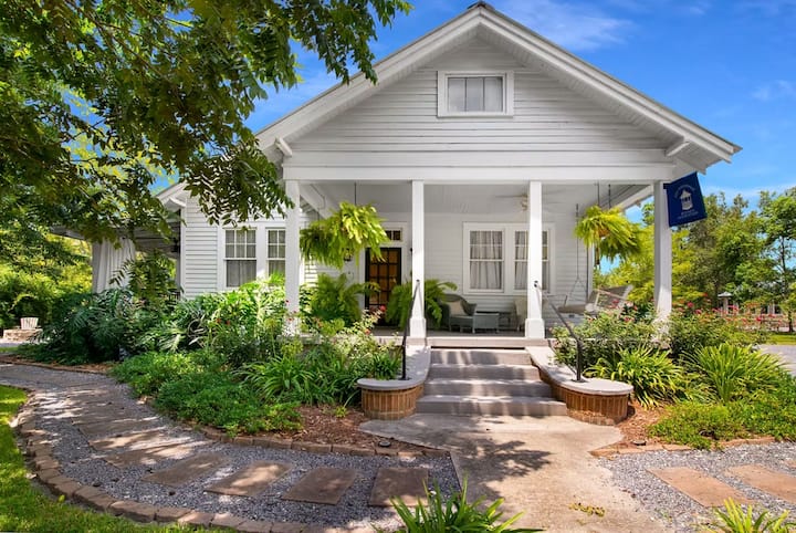 Pontchartrain Villa, Walk To The Lake - Mandeville, LA