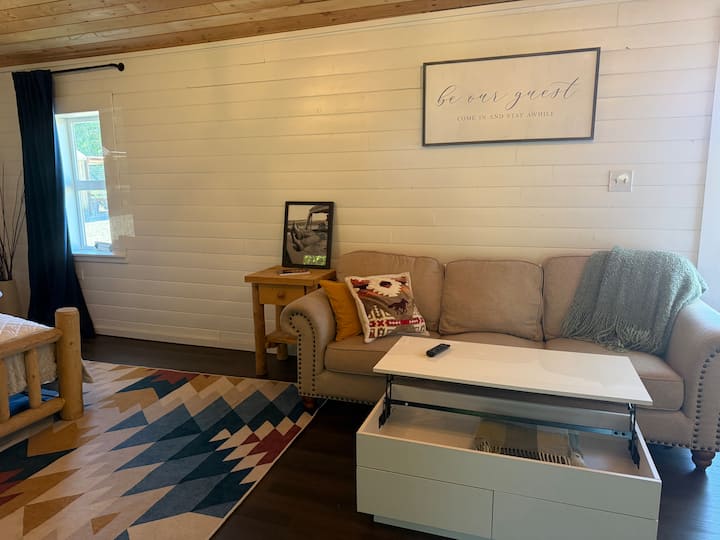 Willow Pond Cabin - Ellensburg, WA