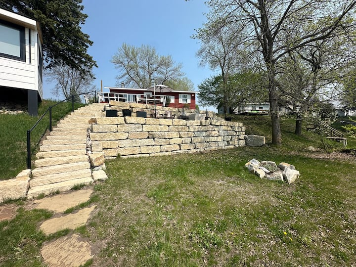 Modest 7bed Cabin + Waterfront + Beach + Toys - Detroit Lakes, MN