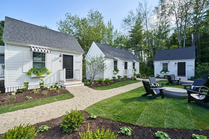 The Wanderer | Adults-only Studio Cottage + Pool - Kennebunkport, ME