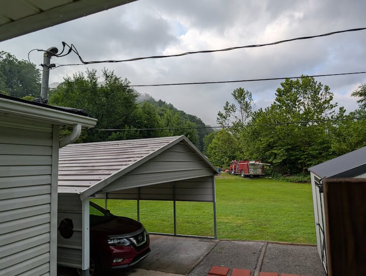Cute Remodeled 3 Bed 2 Bath, Fire Pit Outside. - Ages, KY