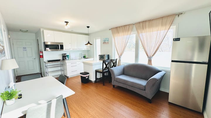 2br 3beds Suite | Near U Of S & Hospital | Parking - 薩斯喀徹溫