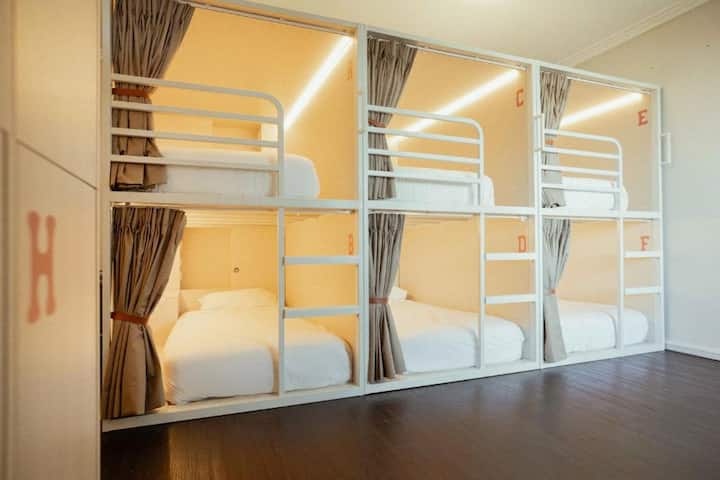 Drifter Dream Pod - 10 Beds, Pool, Beach - Byron Bay