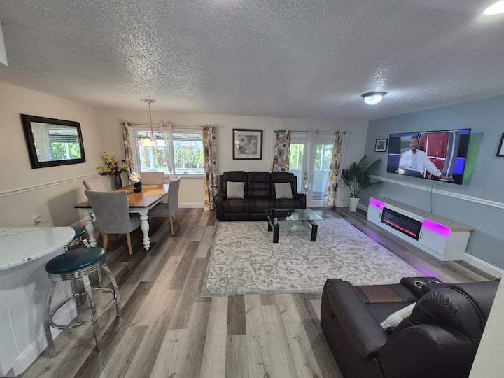 Tarpon Breeze Retreat - Tarpon Springs, FL