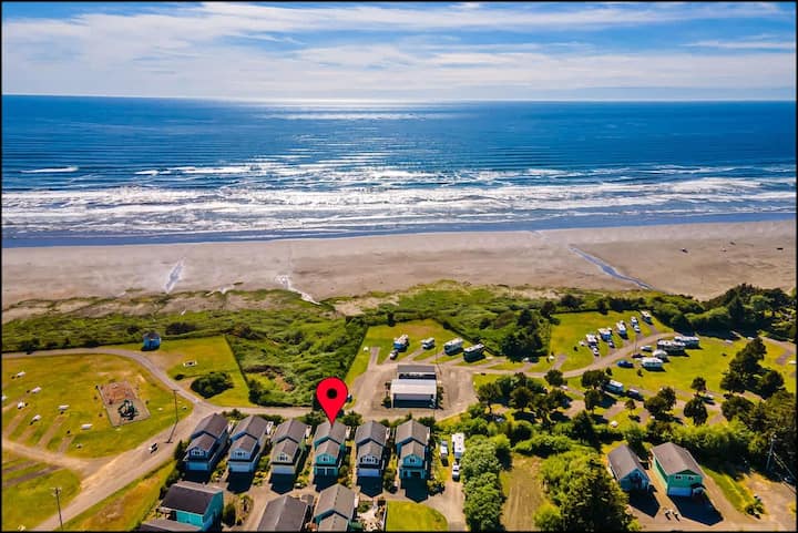 Dune-front Beach Home | Hot Tub | Walk To Ocean - Pacific Beach, WA
