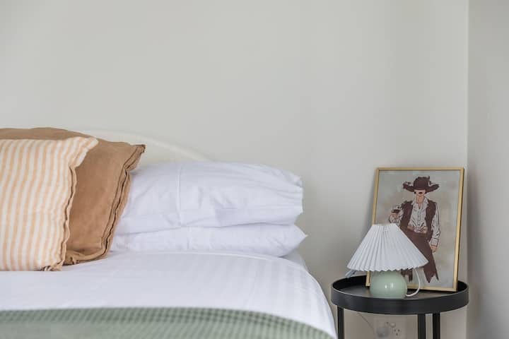 Beau Tide Retreat: Modern Luxury W/ River Views - Tamar Valley