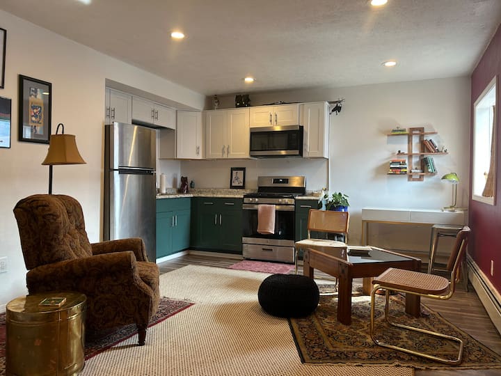 Apartment Midtown Anchorage - Anchorage, AK