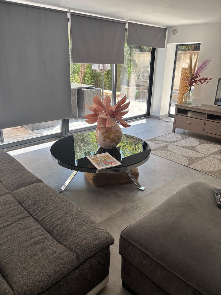 Appartement Sous Les Pins Avec Piscine - La Fare-les-Oliviers