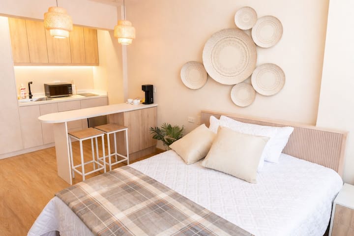 Cozy Boho Suite | Centro Ambato | Walk Everywhere - Ciutadella de Menorca