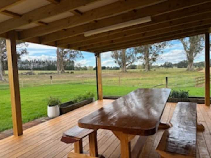 Welcoming
Peaceful 
Relaxing
Rural
Comfortable - Waipawa