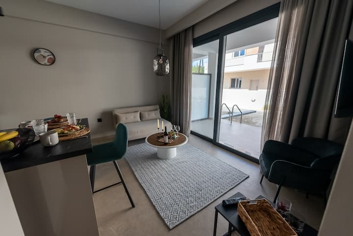 Evaeri Suites - Suite With Private Swimming Pool - Greece