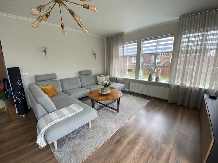 Cozy Family House With Patio Walk To Downtown - Selfoss
