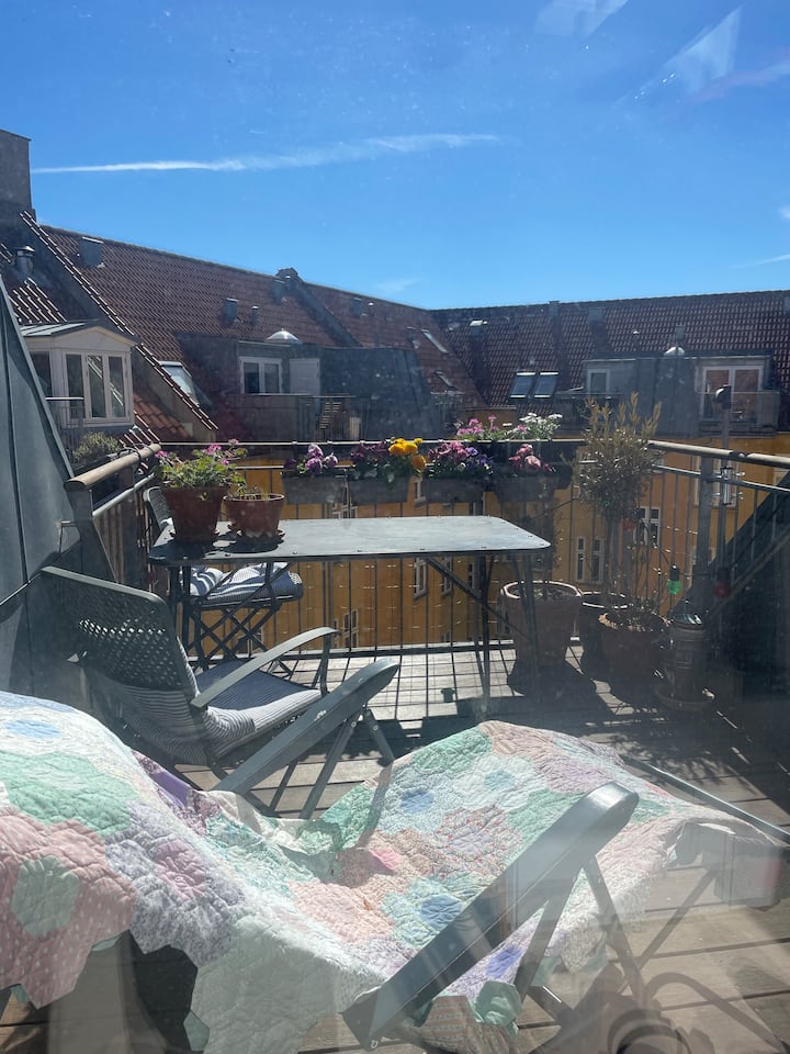 Charming Rooftop Apartment With Big Balcony - Copenhagen