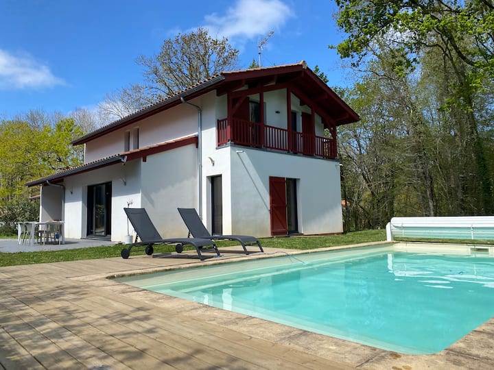 Maison Avec Piscine Sur La Côte Basque - Espelette