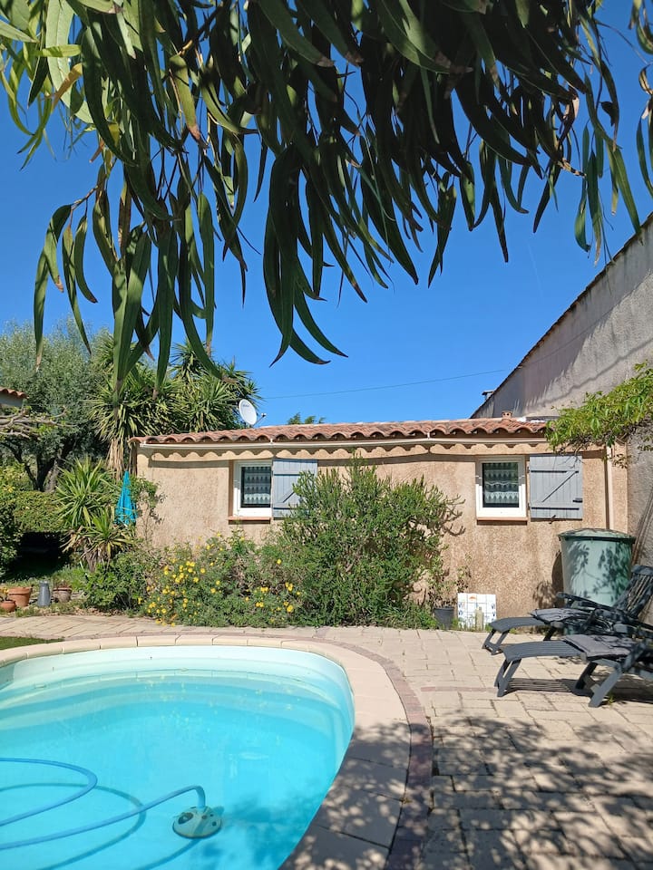 Studio, Avec Jardin Au Calme, Parking Et Piscine. - Ceyreste