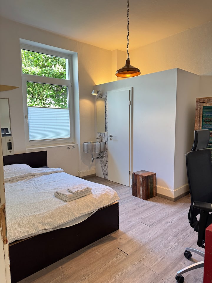 Premium Room In Stylish Business Shared Apartment - Frankfurt