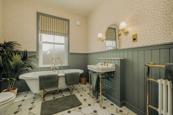 Victoria House - Stunning Home - Private Parking - York