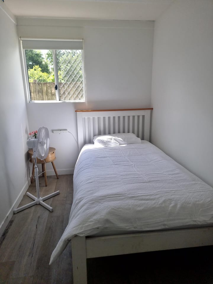 Comfy Private Room  Quiet & Convenient - Gold Coast