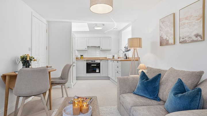 The Snug | Cosy Central Tetbury, Coffee Station - Tetbury