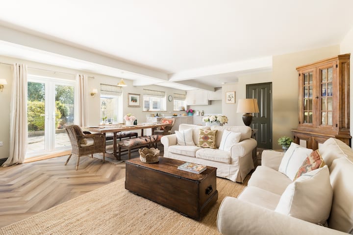 Exquisite 3 Bedroom House In Bourton On The Water - Bourton-on-the-Water