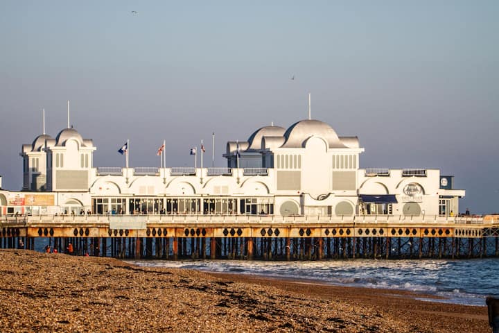 Lawson - Spacious 6br Home | 5mins To Victorious! - Southsea
