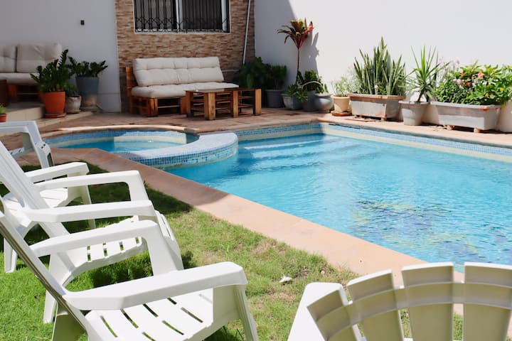 Villa 5 Chambres Au Centre Des Almadies - Dakar