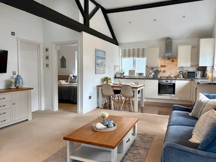11 The Gables - Charmouth
