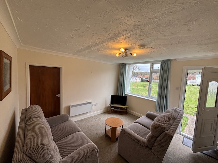 Chalet 3 - Dog Friendly - West Runton