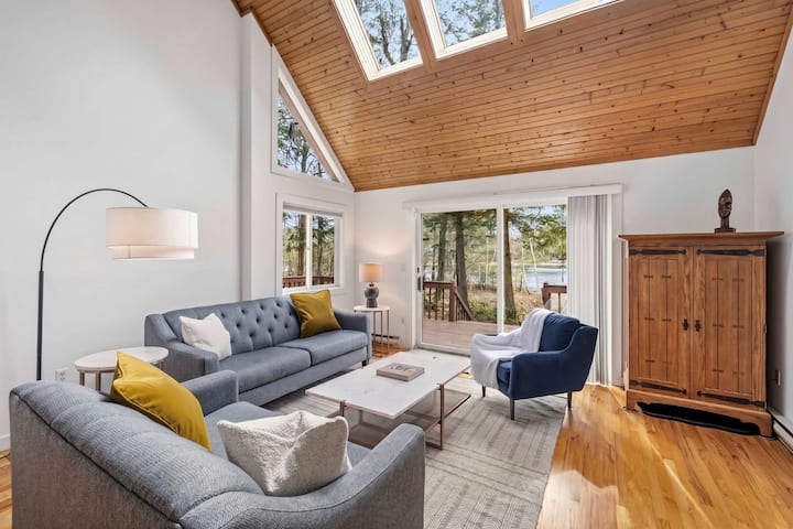 Lakeside Berkshires Chalet | Sauna & Fireplace - Berkshire County, MA