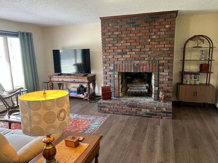 Fun Vintage 70s Vibe In An All New Renovation! - Waterville, ME