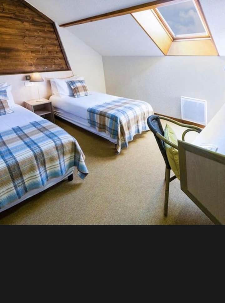 Charmant Hôtel à 300m De La Gare. - Albertville
