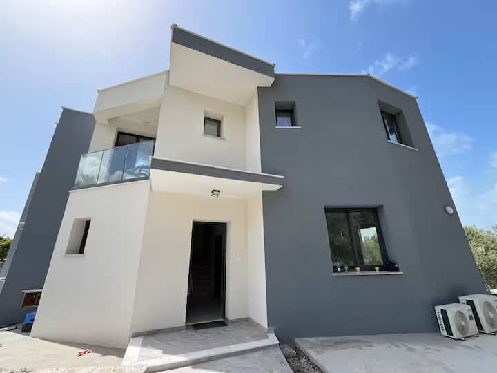 Private 4br House In Kissonerga - Paphos