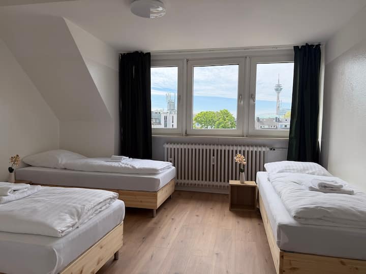 T&k Apartments - Düsseldorf - 2 Rooms - Düsseldorf